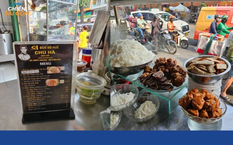 Review mới nhất về quán Bún Bò Chú Há đậm vị miền Trung - Ghiền Sài Gòn